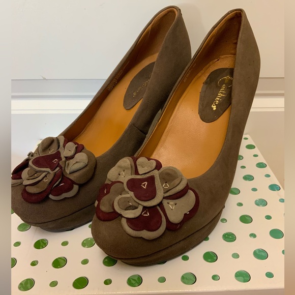 Earthies | Shoes | Earthies Monza Suede Leather Platform Pumps In Taupe ...